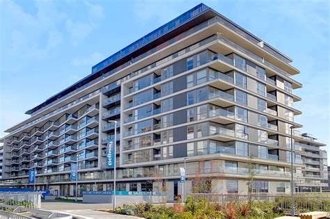 London SE10 - Spec