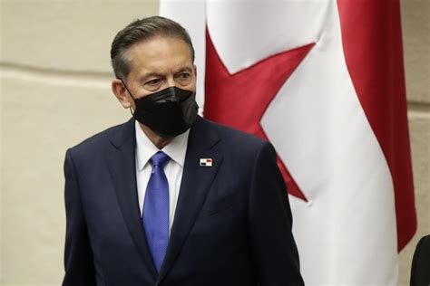 Cortizo dice que la negociación con la minera canadiense está en la