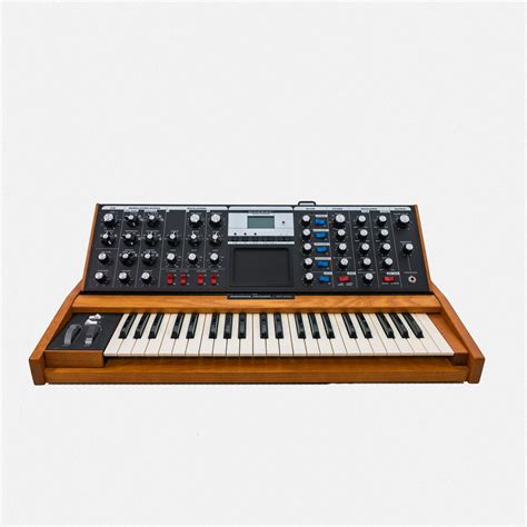 Moog Minimoog Voyager Performer Edition 44 Key Monophonic Synthesizer