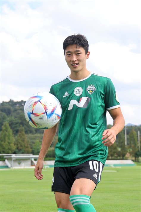 축구 근육돌 조규성의 비결 “군대가 신의 한 수였죠” 중앙일보