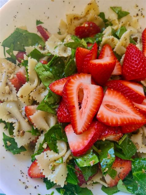 Strawberry Spinach Pasta Salad With Poppy Seed Dressing Ugly Vegan