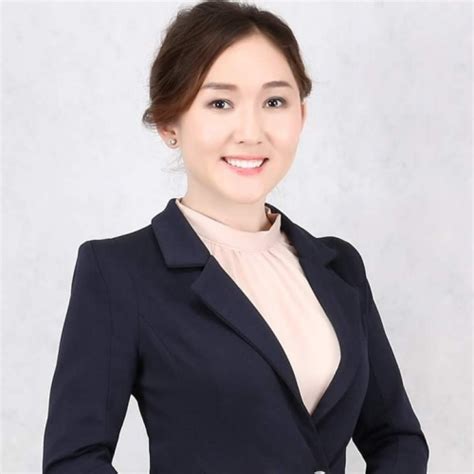ЭМЧИЙН ЗӨВЛӨГӨӨ Нүдний болор цайх эмгэг гэж юу вэ Solongohospital Mn