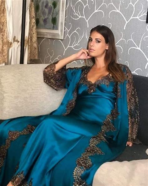 Pin By Gamilchoo On تفصيل Sexy Satin Dress Silk Outfit Satin Dresses