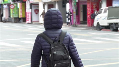 首波大陸冷氣團來了！ 週六北部低溫下探13度、沿海更冷 Yahoo奇摩汽車機車