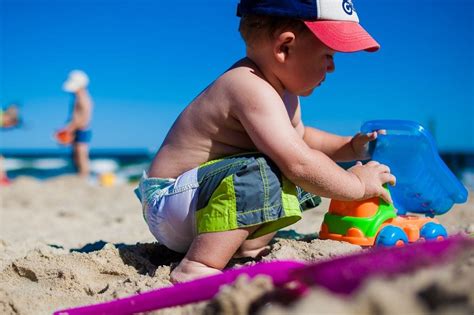 Małe Dzieci Na Plaży Bez Majtek Nie Uważam Gołych Dupek Za Urocze Moje Dzieciaki Nie Biegają