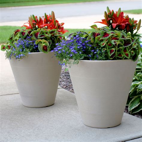 Sunnydaze Walter Outdoor Flower Pot Planter White 16 Inch Multiple Options