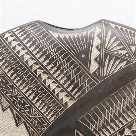 Robin And Michael Romero Acoma Pueblo Earthenware Sgraffito Vase Ebth