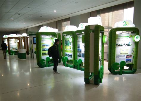 環 境 保 護 署 在金鐘道政府合署舉行的巡迴展覽