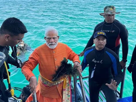 Pm Modi In Gujarat Dwarka Scuba Diving Viral After Lakshadweep Visit