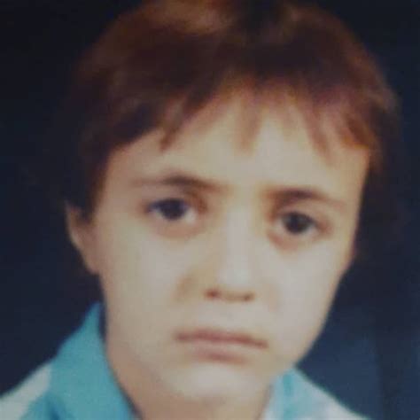 شاید باورتون نشه ۳۷ سالمه واین عشق لعنتی البته خودم ژنتیکی مشکل روحی