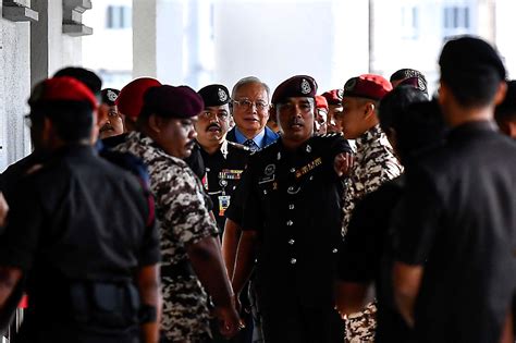 Updated Rm227 Bil 1mdb Scandal Najib To Enter Defence For 25