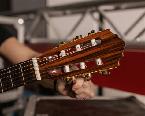The Ultimate Guitar Headstock Shape Guide Allaxess