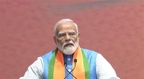BJP क सकलप पतर जर PM मद बल हमर फकस कवलट ऑफ लइफ पर