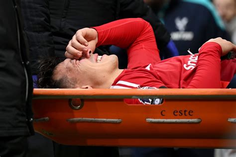 Manchester United Injury Update Lisandro Martinez Luke Shaw And Mason