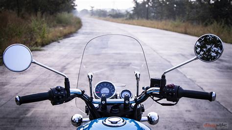 Royal Enfield Meteor 350 Left Side Handelbar Grip Image Bikewale
