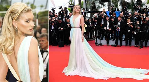 Storyn Bakom Elsa Hosks Drömmiga Klänning I Cannes Exklusivt För Elle