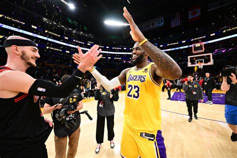 Grades For Lebron James Dangelo Russell In Lakers Win Vs Bulls