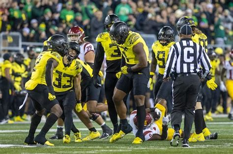 Rewinding No 6 Oregon Ducks 36 27 Win Vs Usc Trojans Live Updates