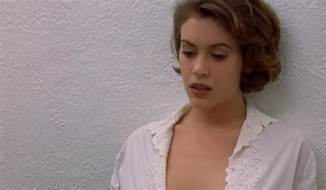 Embrace Of The Vampire Razorfine Review