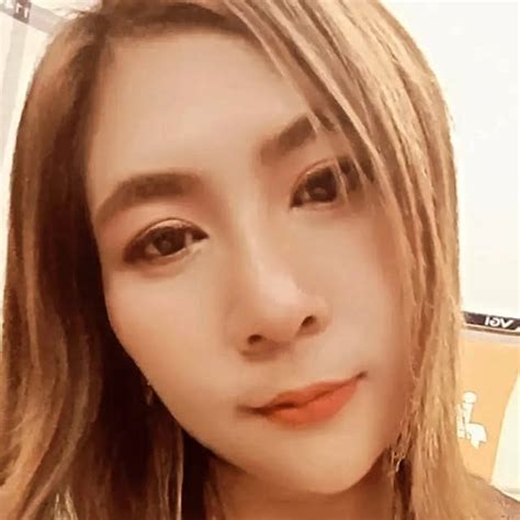 Piyarat Pukthong Piyaratpuu • Threads Say More