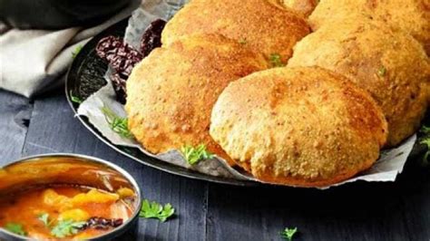 Bedmi Puri Aalu Ki Subzi Know How To Make Mouthwatering Traditional