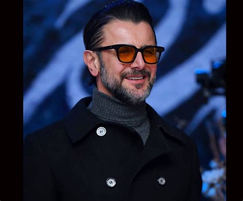 استایل هماهنگ امین حیایی و خانم بازیگر در سینما ‌ ببینید همشهری آنلاین