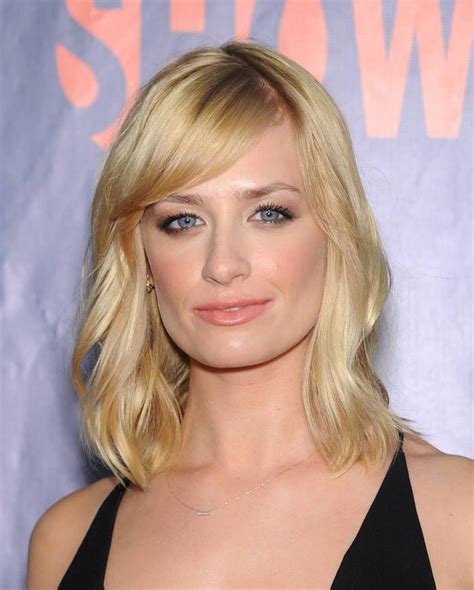 40 Styles With Medium Blonde Hair For Major Inspiration Bangs With