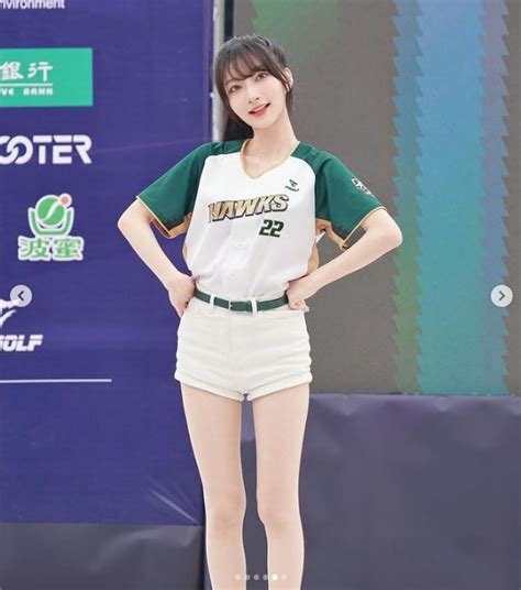 差超多！一粒5年前大學獲獎畫面流出 網震撼：「這張照片嚇到我了」 娛樂星聞