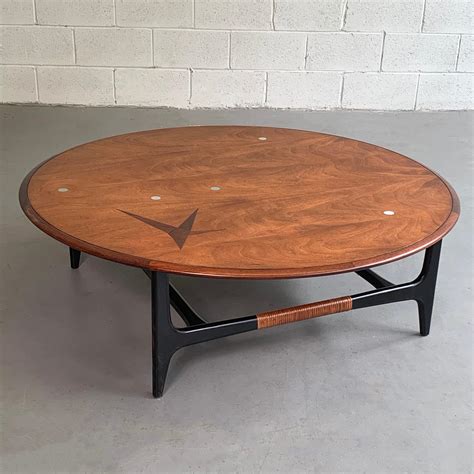Why Mid Century Modern Round Coffee Tables Are The Perfect Addition To