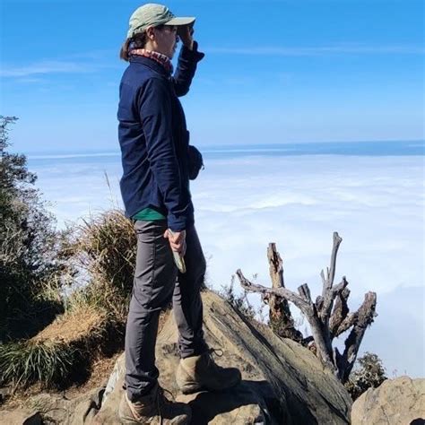 Amy Amy122422 • Threads Say More