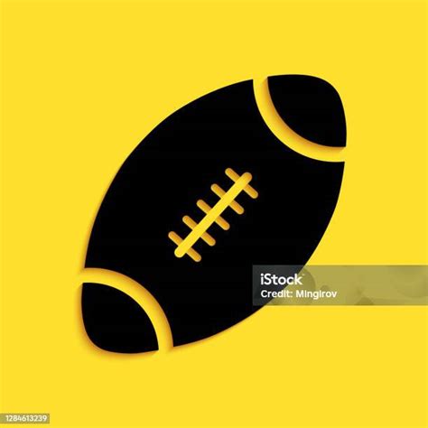 노란색 배경에 고립 된 검은 미식 축구 공 아이콘 긴 그림자 스타일 벡터 검은색에 대한 스톡 벡터 아트 및 기타 이미지 검은