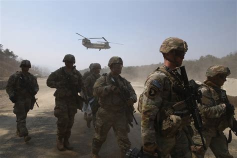 Mayoría votantes en Estados Unidos apoyan uso del Ejército contra cárteles en México