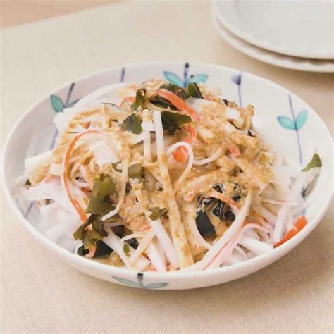 簡単手作りドレッシング！ 大根とわかめのごまドレサラダのレシピ動画・作り方 Delish Kitchen