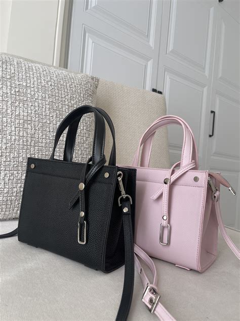 شدوت کارلا صورتی