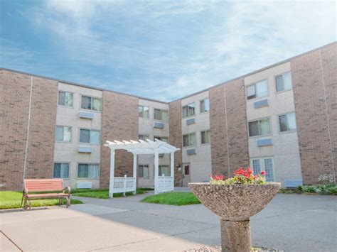 Vistula Management Company Oblate Residences