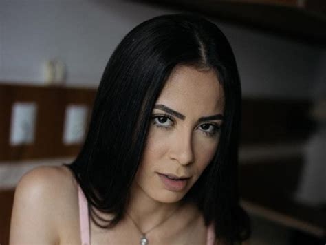 Gabriela Luna Garota Com Local