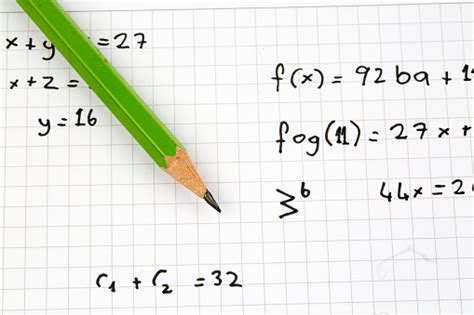 손으로 작성 된 수학 공식의 클로즈업입니다 교육의 개념 0명에 대한 스톡 사진 및 기타 이미지 0명 검은색 공부 Istock