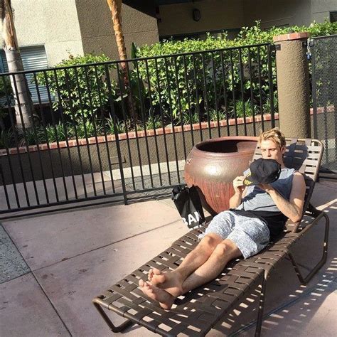 Thestarscomeouttoplay Aaron Carter Shirtless And Barefoot