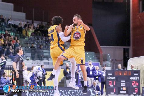 Torino Batte Varese E Torna A Sorridere