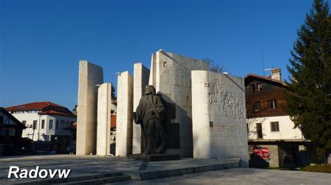 Паметник на Свети Паисий Хилендарски Банско
