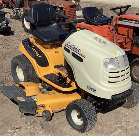 Cub Cadet Lt 1050 Hydrostat Mower Live And Online Auctions On
