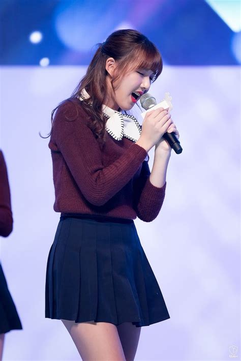 Ghim của Felipe Arriagada trên GFRIEND 여자친구 trong