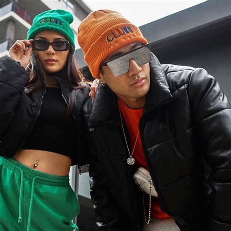 Two Svge Premium Sunglasses And Eyewear Intent Chromemirror