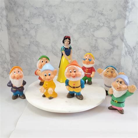 Vintage Disney Snow White Seven Dwarfs Lot Rubber Squeaky Toys Figure