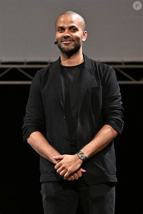 Photo Tony Parker Après Avoir été Honoré Comme Légende Du Sport Du