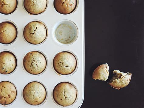 무료 이미지 요리 조리 생기게 하다 아침 식사 컵 케익 빵 굽기 디저트 파이 머핀 코코넛 배경 과자 구운 식품 꽃 피는 식물 육상 식물 쿠키와