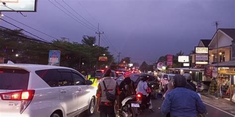 Berita Harian Jalur Wisata Puncak Bogor Macet Terbaru Hari Ini Kompas