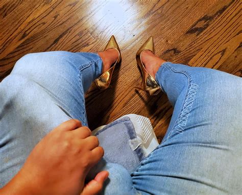 Would You Worship My Massive Cock Through My Jeans 😏 Scrolller