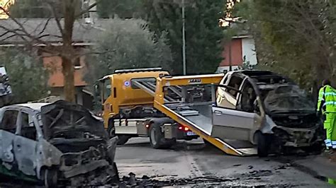 Le Auto Prendono Fuoco Dopo Lo Scontro Bresciaoggi