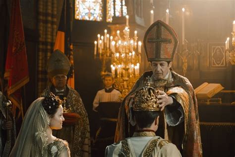 НОЩНО Доминик Девънпорт За да изиграя младата Сиси се вдъхнових от Пипи Дългото чорапче